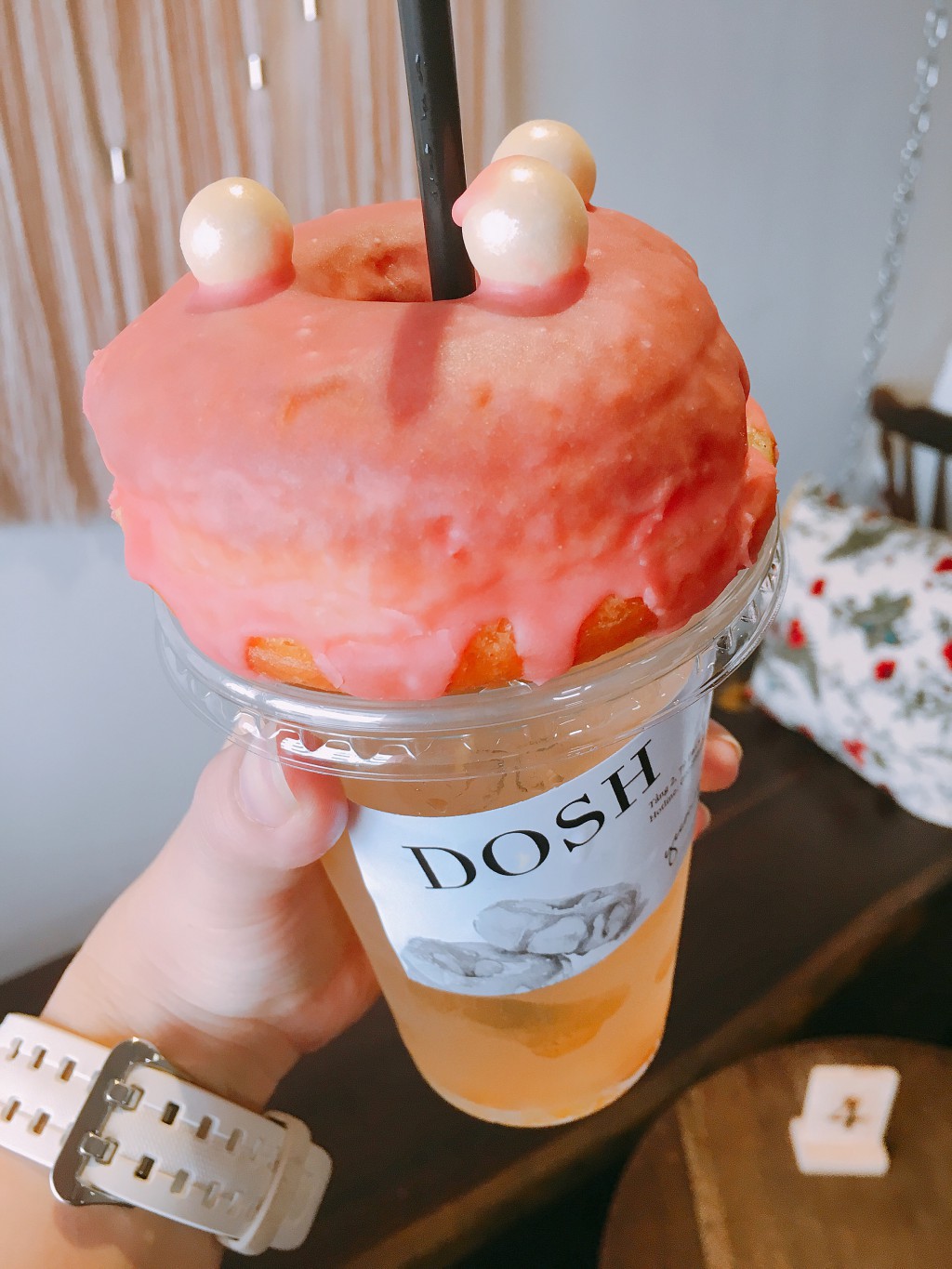 [移転]DOSH doughnuts and shakesー見た目が可愛すぎるドーナツ専門店ー - ベトナムリアルガイド