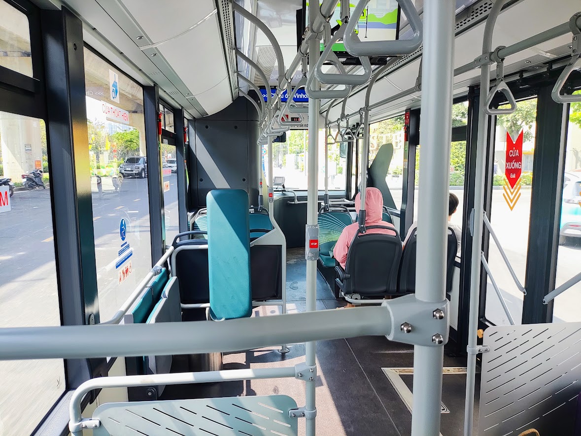 【無料ルート/GRP03】ホーチミンで電気路線バス「VINBUS」乗り方解説 - ベトナムリアルガイド